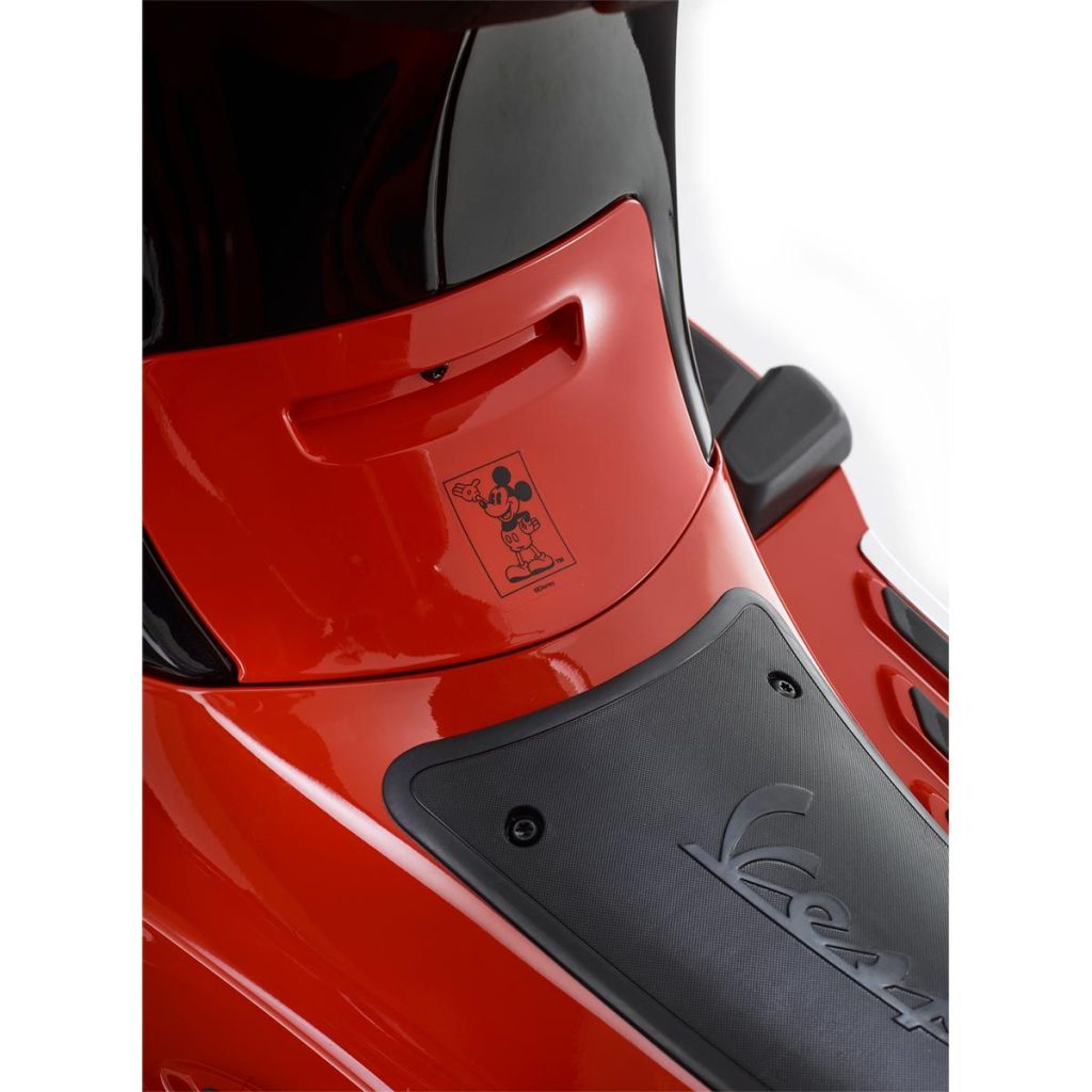 庆祝迪士尼百年纪念，Vespa与迪士尼携手推出“迪士尼・米奇老鼠特别版Primavera”