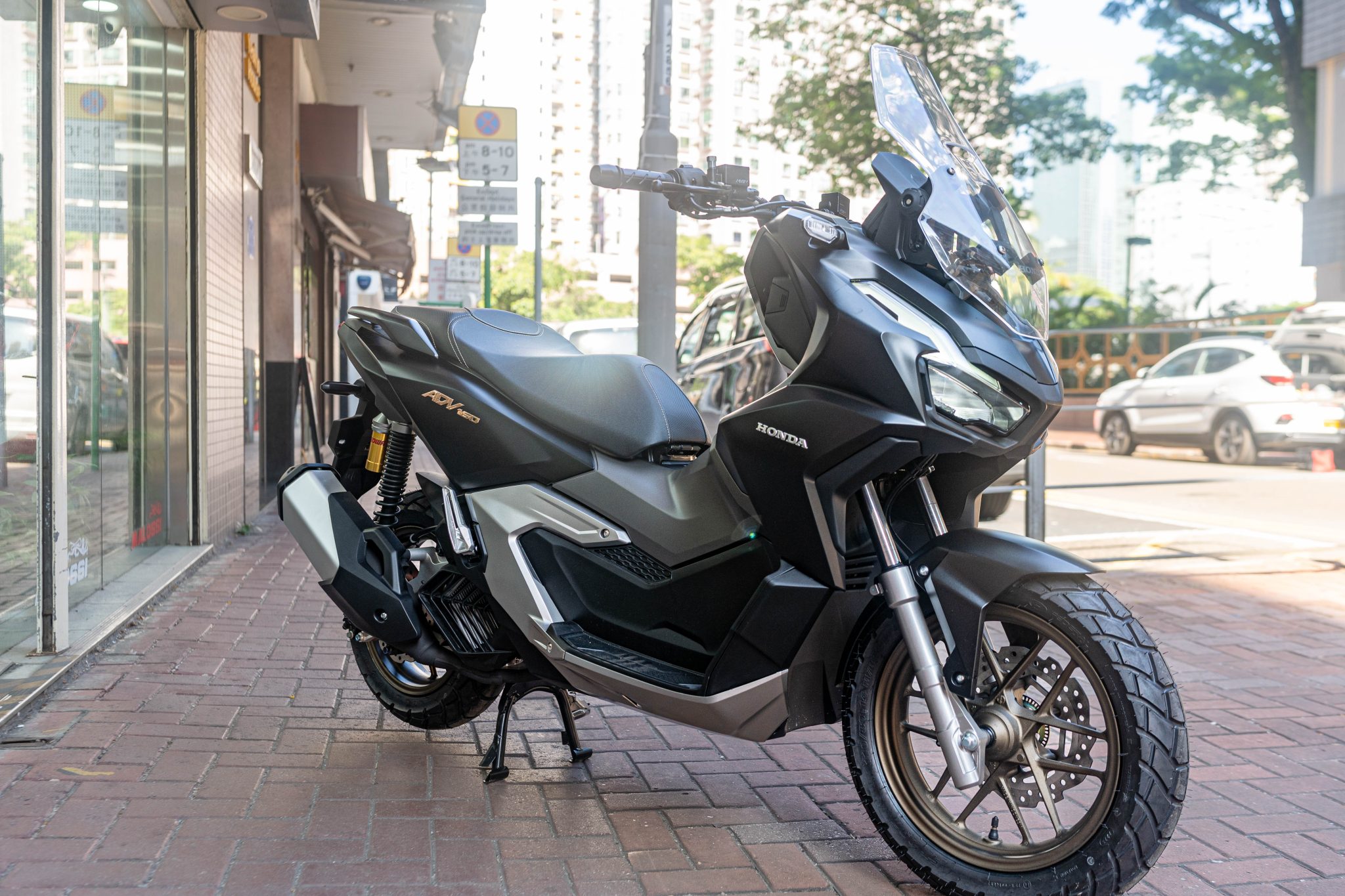 HONDA ADV160跨界風格，城市通勤的多功能之選