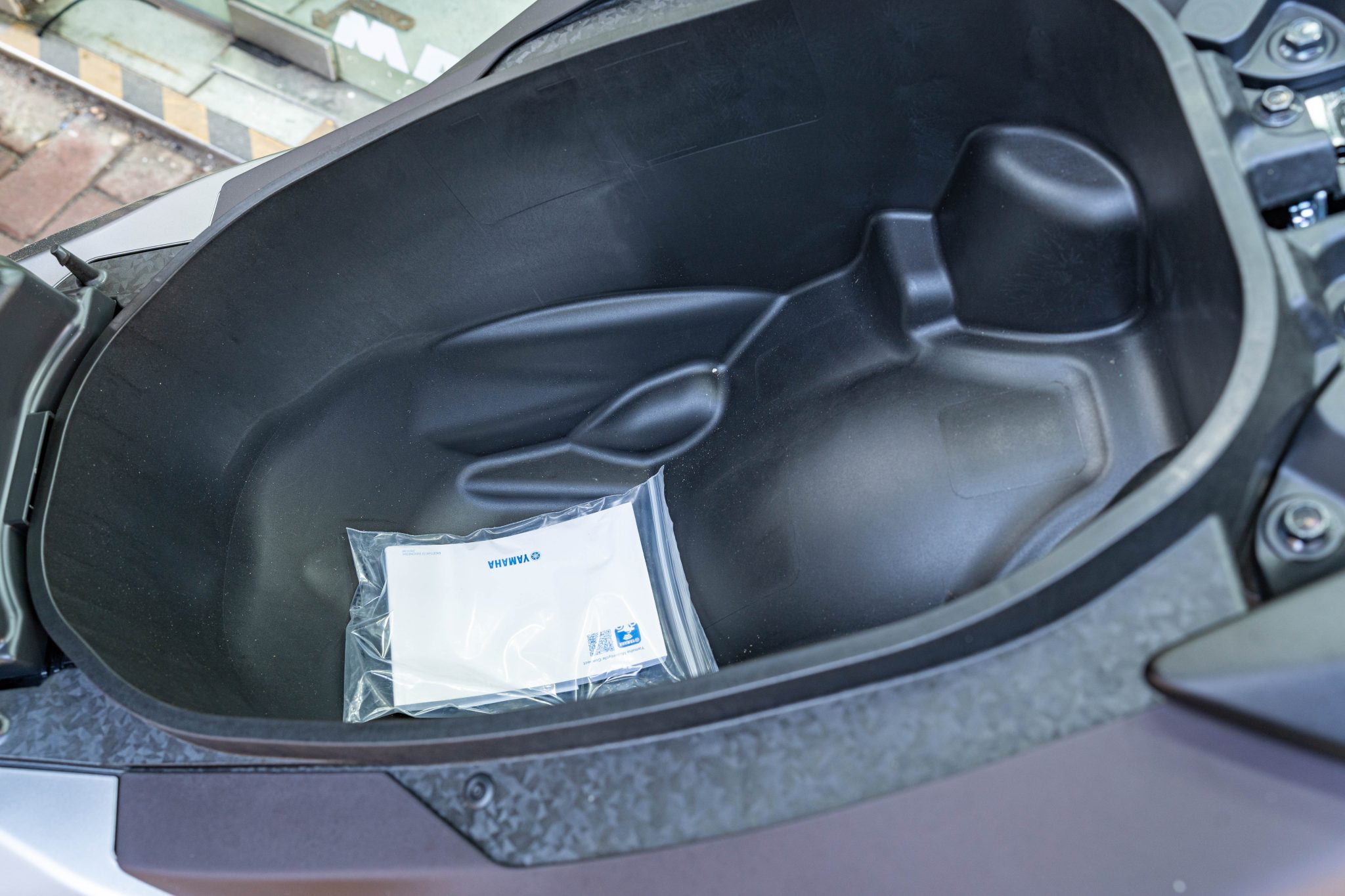 【實車開箱】2025 Yamaha Nmax turbo 155全面改款，全新外觀搭載電子變速與雙TFT儀表！