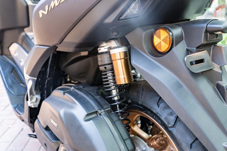 【實車開箱】2025 Yamaha Nmax turbo 155全面改款，全新外觀搭載電子變速與雙TFT儀表！