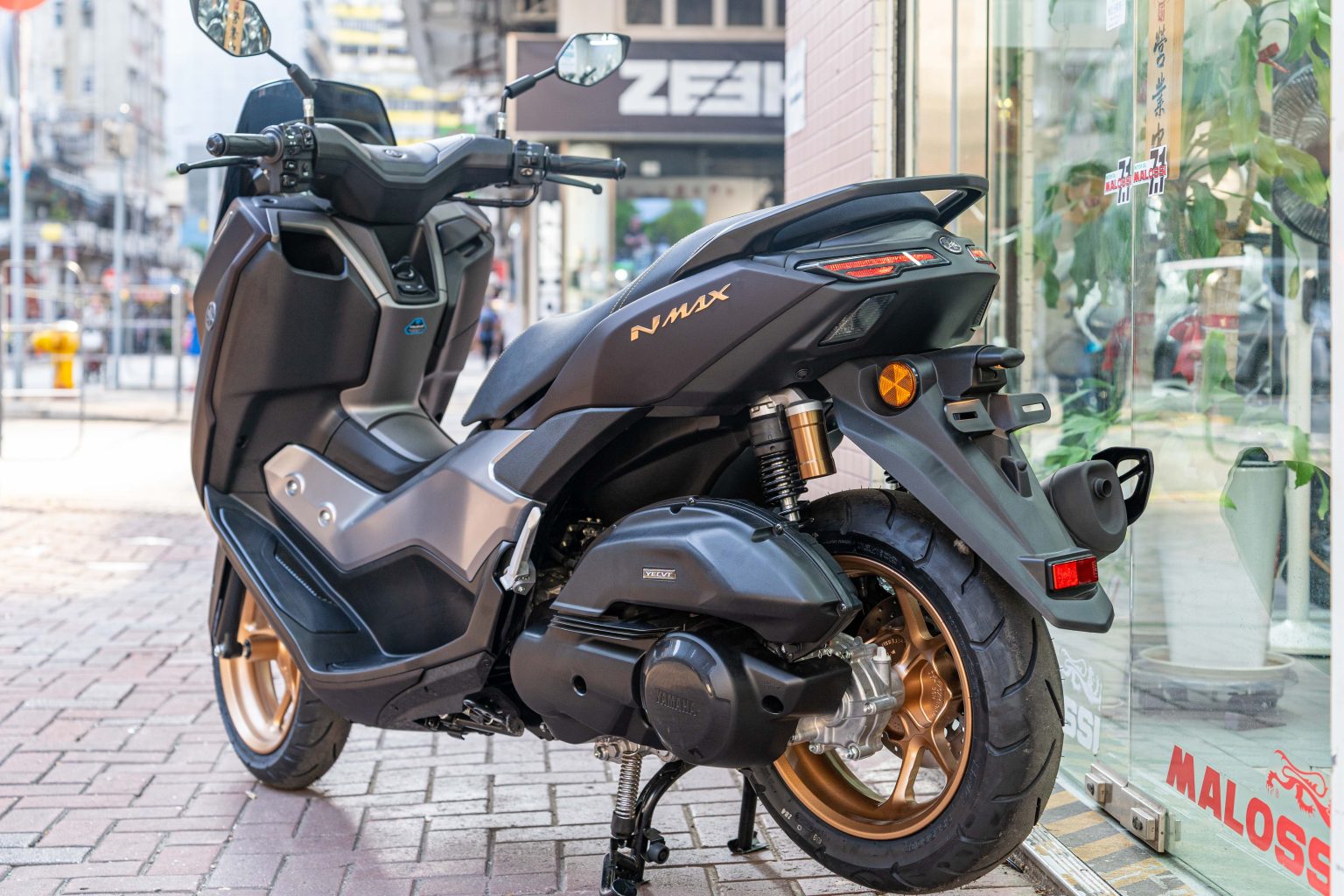 【实车开箱】2025 Yamaha Nmax turbo 155全面改款，全新外观搭载电子变速与双TFT仪表！