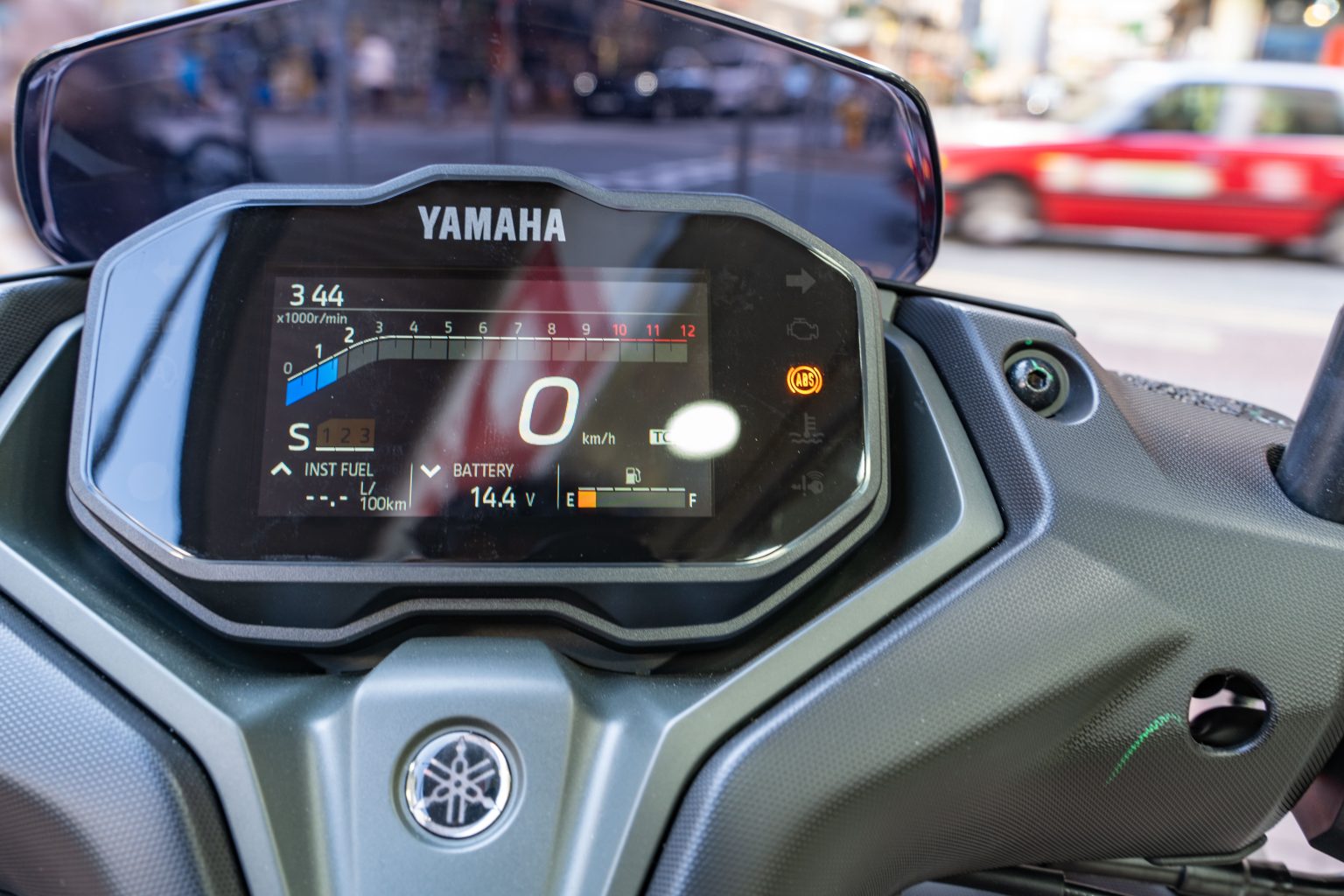 【實車開箱】搭載 YECVT、TFT 儀表！Yamaha 2025 Aerox Alpha 155 性能再進化