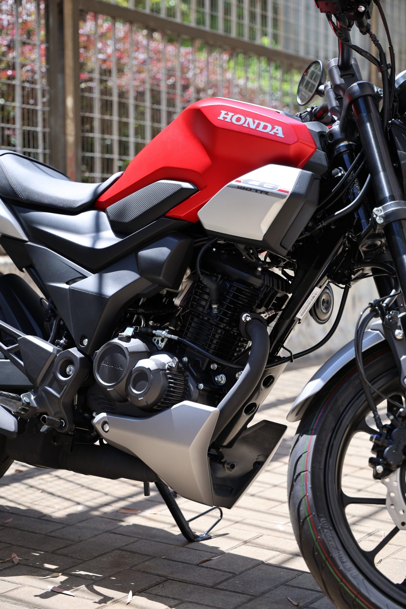 新牌學牌必睇！HONDA CB190TR 不到三萬，輕鬆入手本田復古街車