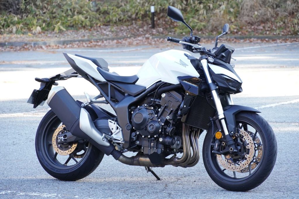 相同的基因，不同的靈魂：Honda CB1000F 與 CB1000 Hornet 的騎姿與動力性格解析（上）